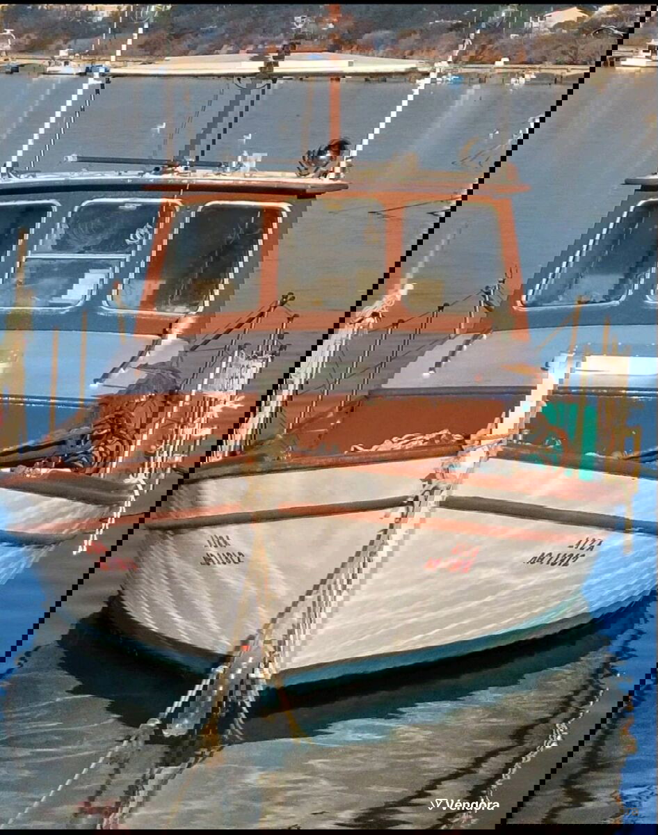 Τρεχαντήρι ερασιτεχνικό… - € 4.800,00 - Vendora.gr