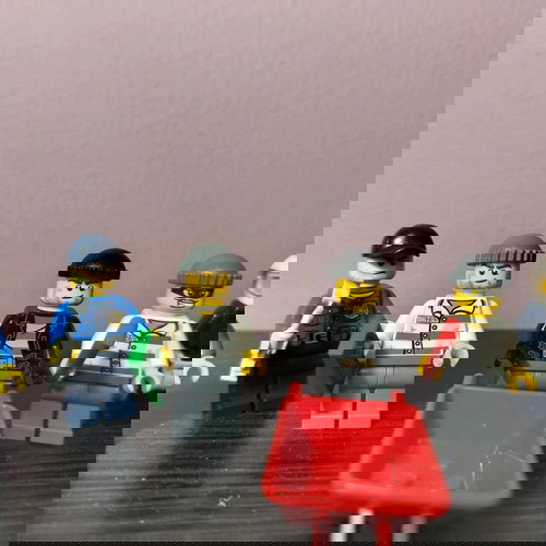 Lego City Police & Criminals Minifigures… - € 17,00 - Vendora.gr