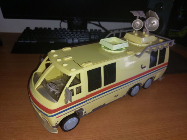 BEN 10 ALIEN FORCE "RUST BUCKET" LAB VAN - € 50,00 - Vendora