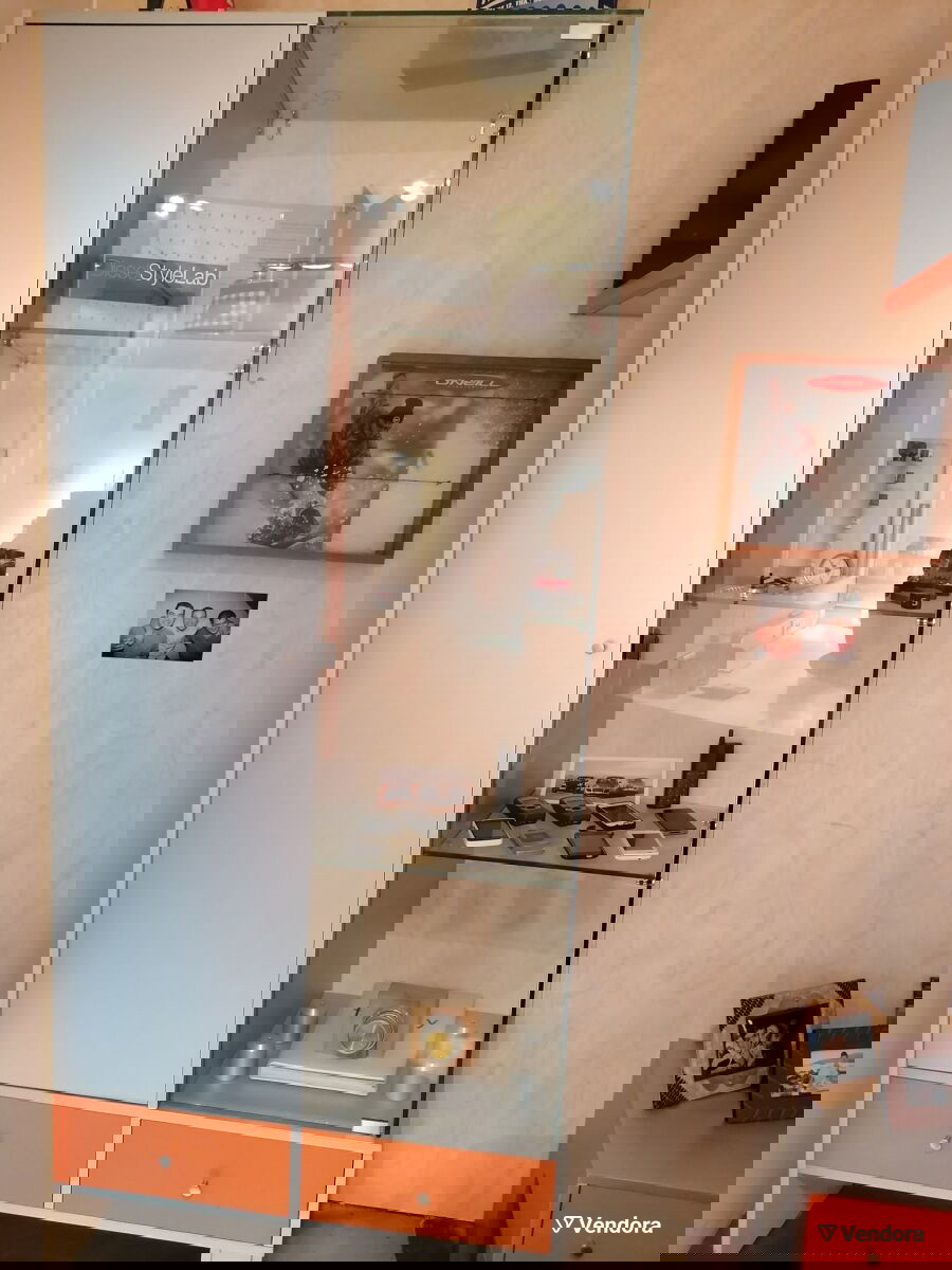 Σύνθεση Γραφείου: Γυάλινη Βιτρίνα -… - € 100,00 - Vendora.gr