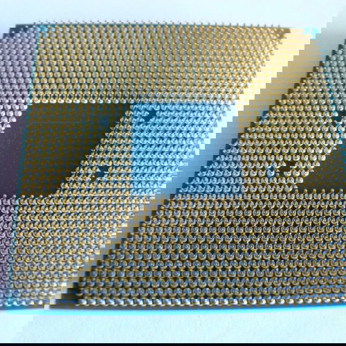 AMD Ryzen 3 3200G Tray μεταχειρισμένος… - € 28,00 - Vendora.gr