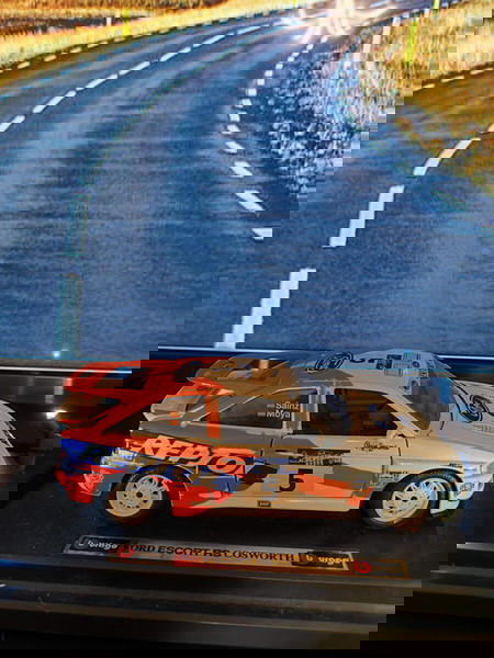 FORD ESCORT RS COSWORTH REPSOL RALLY 1:24… - € 25,00 - Vendora