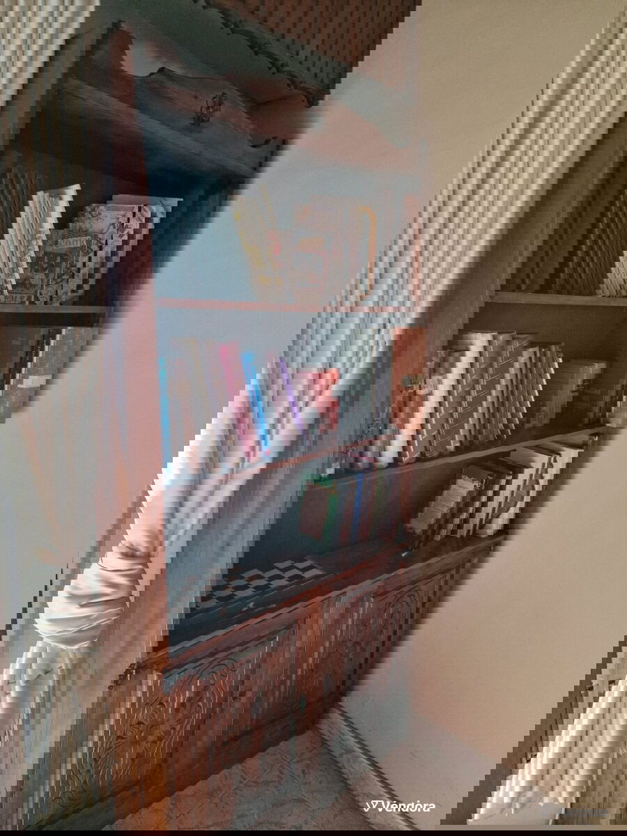 Vintage ξυλινη βιβλιοθηκη - € 250,00 - Vendora.gr