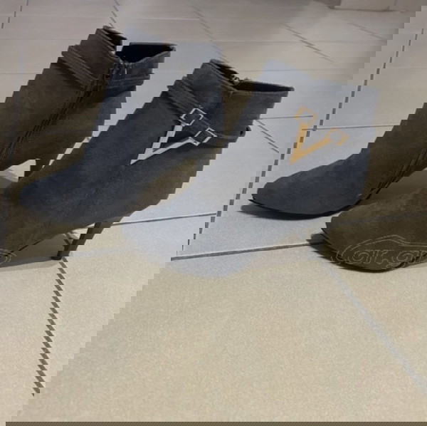 Μποτάκια-38-αφόρετα - € 12,00 - Vendora