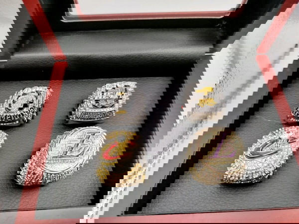 Lebron James all rings collection with a box - € 85,00 - Vendora