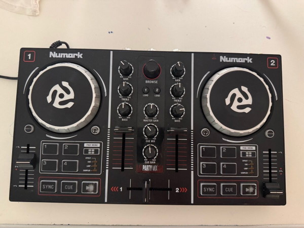 Numark Party Mix MKII Dj Controller - € 70,00 - Vendora.gr