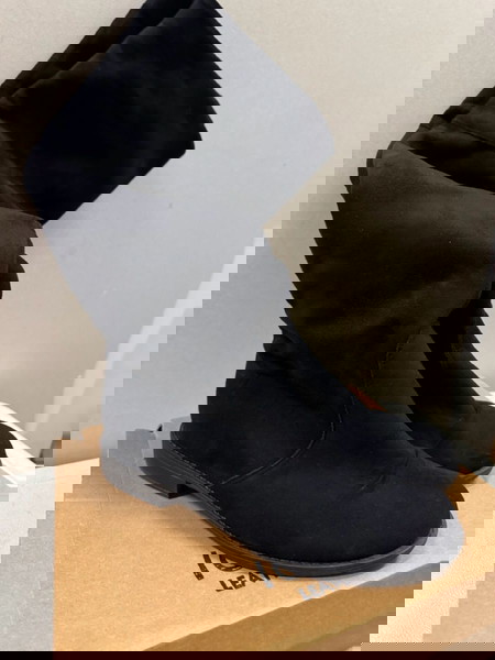 Μπότες καστόρινες (40) - € 30,00 - Vendora