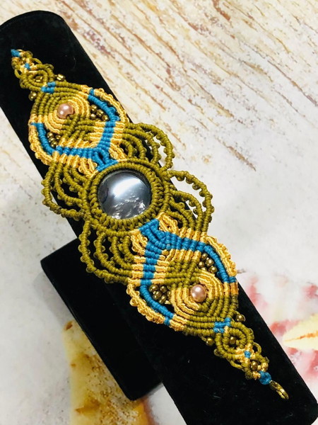 Βραχιολι *ZASTENSEVAS* με τεχνη μακραμε. - € 15,00 - Vendora