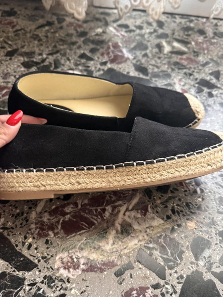 Μαύρες εσπαντριγιες suede με λάστιχο και… - € 16,00 - Vendora.gr