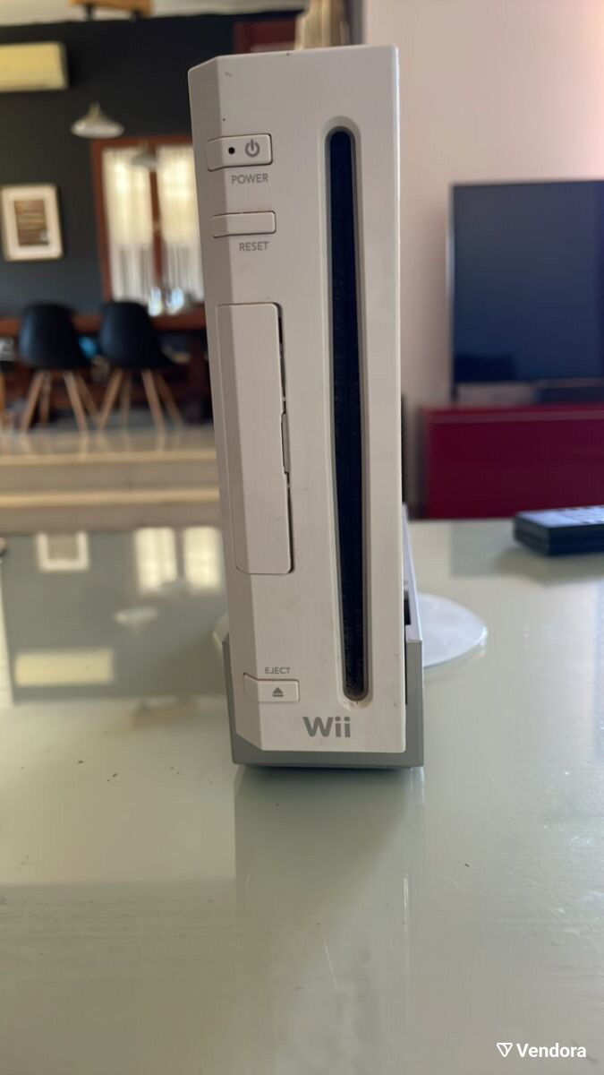 Κονσόλα Nintendo Wii 2006 με 5 cd… - € 150,00 - Vendora.gr