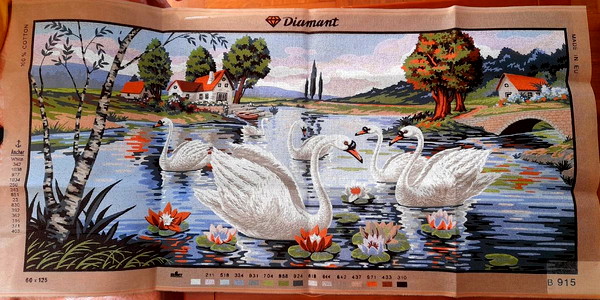 ΚΑΜΒΑΣ ΓΙΑ ΚΕΝΤΗΜΑ DIAMANT ΚΥΚΝΟΙ 60 X 125 cm - € 40,00 - Vendora