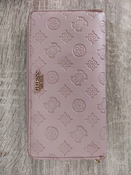 Γυναικείο πορτοφόλι Guess - € 5,00 - Vendora
