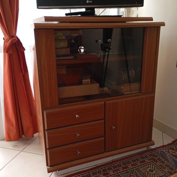 Έπιπλο τηλεόρασης - € 15,00 - Vendora.gr